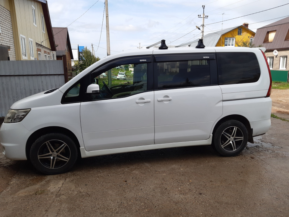 Накладки на пороги — Nissan Serena Mk III (C25), 2 л, 2008 года ...