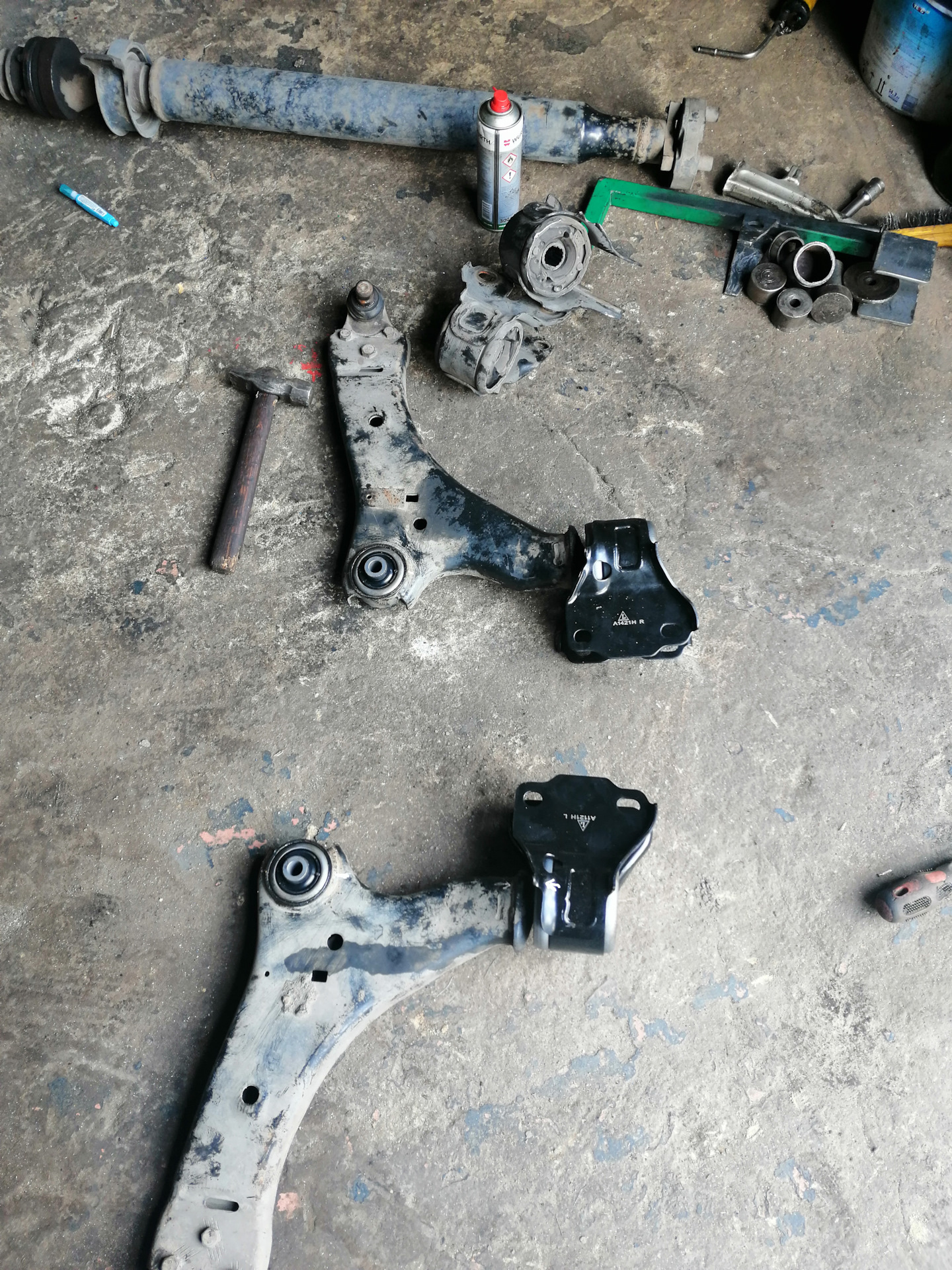 Замена передних сайлентблоков и сальника коленвала. — Volvo XC60 (1G ...