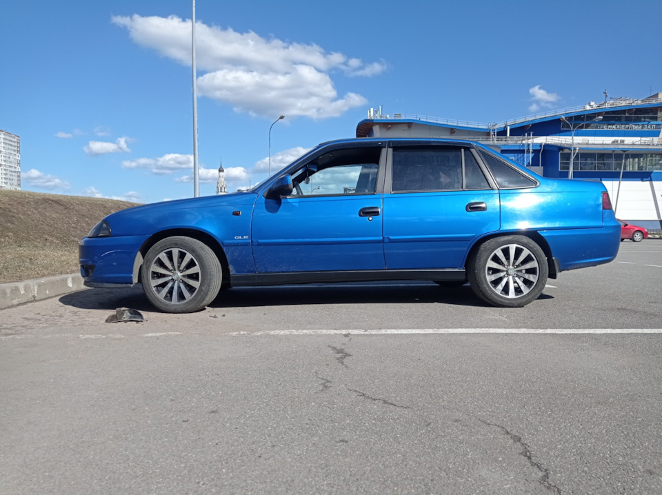 Пластиковые тюнинг пороги (примерка) — Daewoo Nexia (N150), 1,5 л, 2011 года | тюнинг | DRIVE2