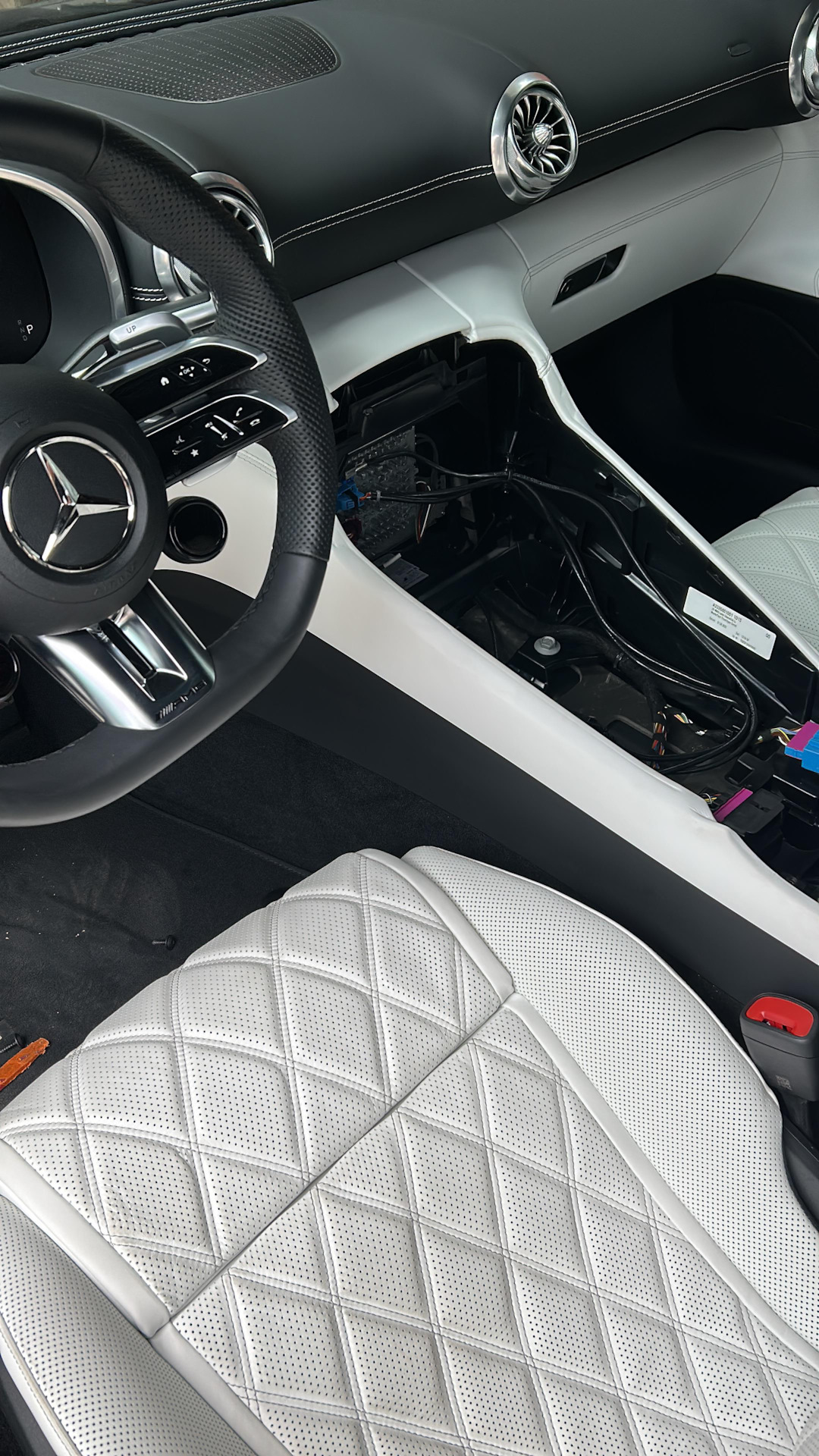 Карбон пакет в салон на Mercedes-Benz SL — Mercedes-Benz SL 63 AMG ...