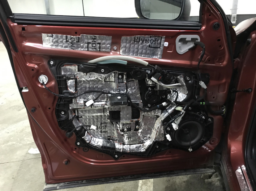 Шумоизоляция капота и передних дверей — Mazda CX-5 (2G), 2 л, 2020 года ...