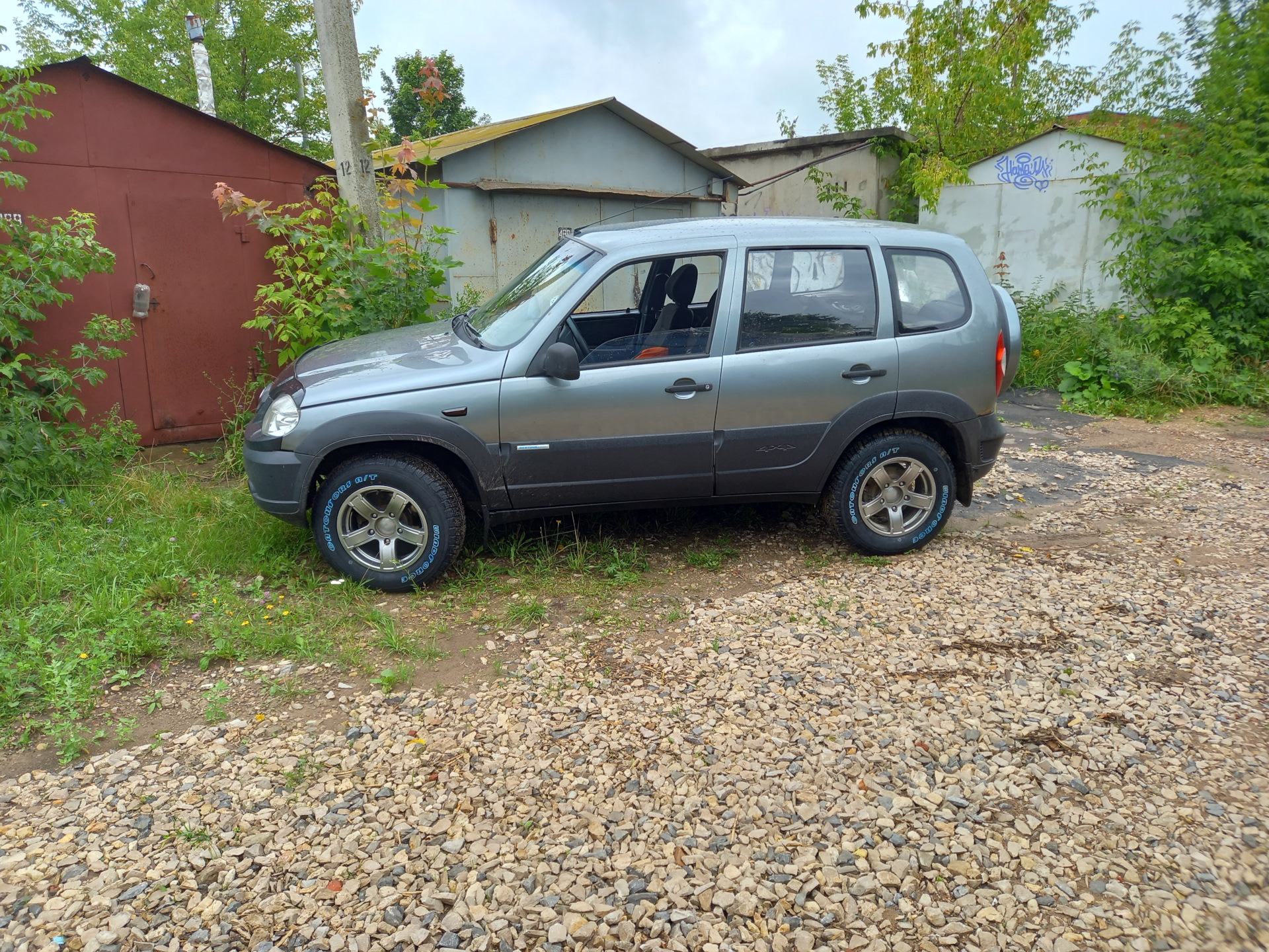 Резина Windforce Catchfors A/T 205/75-15 — Chevrolet Niva GLX, 1,7 л ...