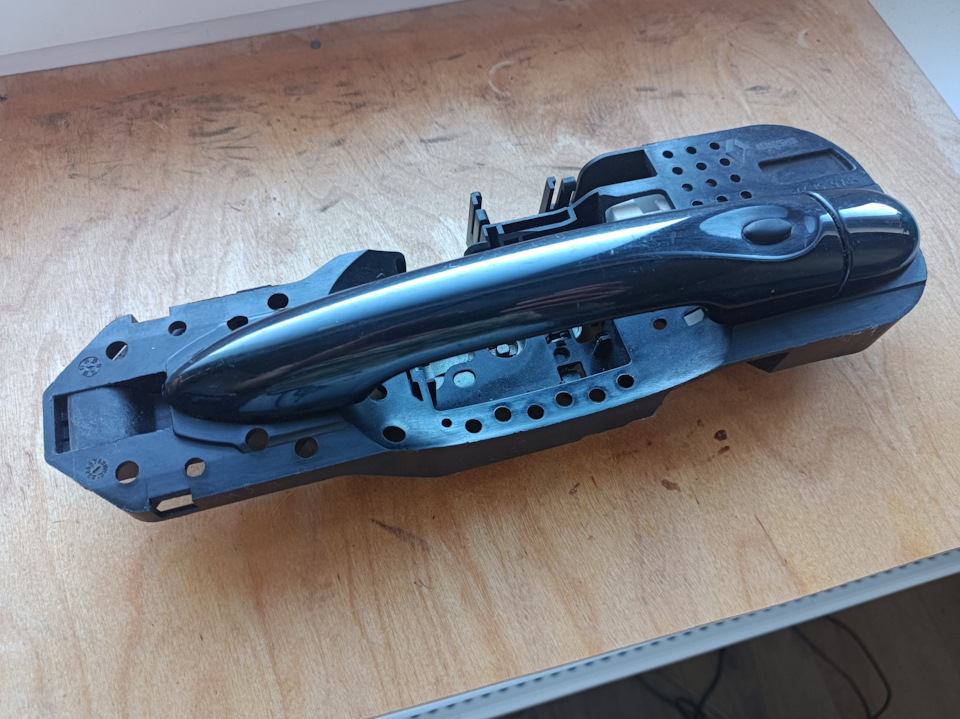 Снятие наружной ручки keyless GO — Renault Megane III, 1,5 л, 2014 года ...