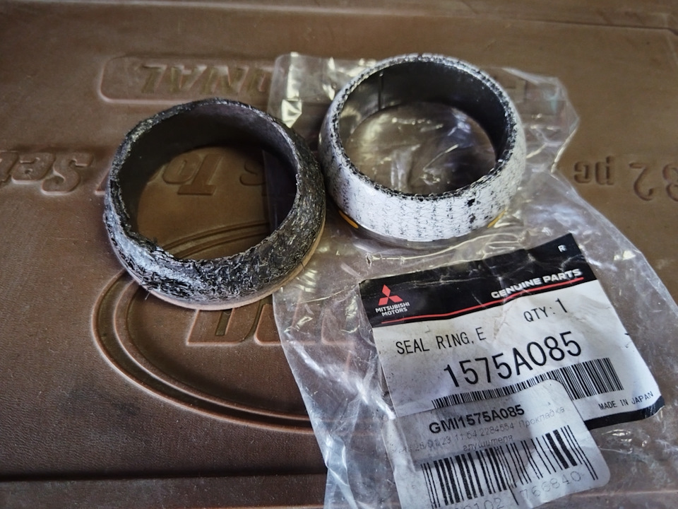 Замена прокладки глушителя — Mitsubishi ASX, 1,6 л, 2013 года ...