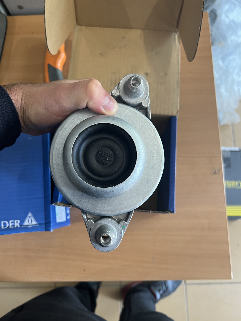 Опоры двигателя /коробки — Mercedes-Benz E-Class (W212), 1,8 л, 2010 ...