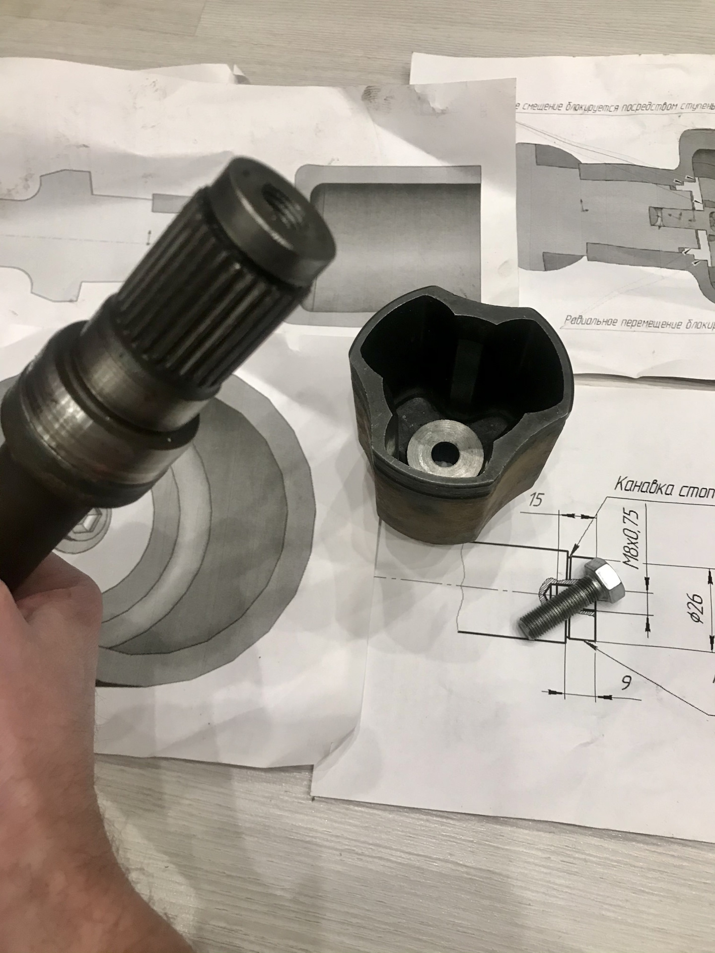 Правый привод в сборе. Трипод на болт. Новый правый внешний ШРУС ...