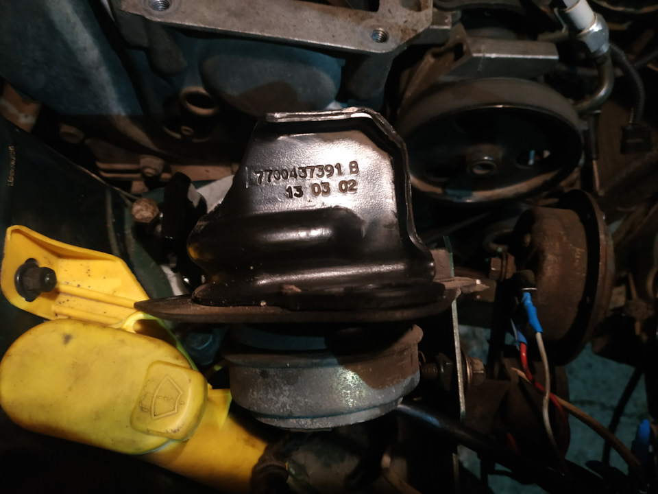 7700437391 Подвеска, двигатель RENAULT | Запчасти на DRIVE2