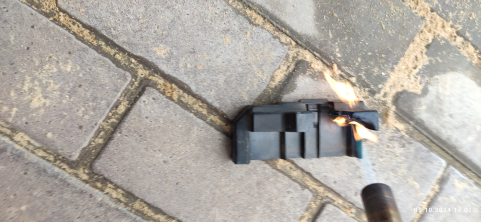 Крышка+клеммы — Mazda CX-5 (1G), 2 л, 2013 года | поломка | DRIVE2