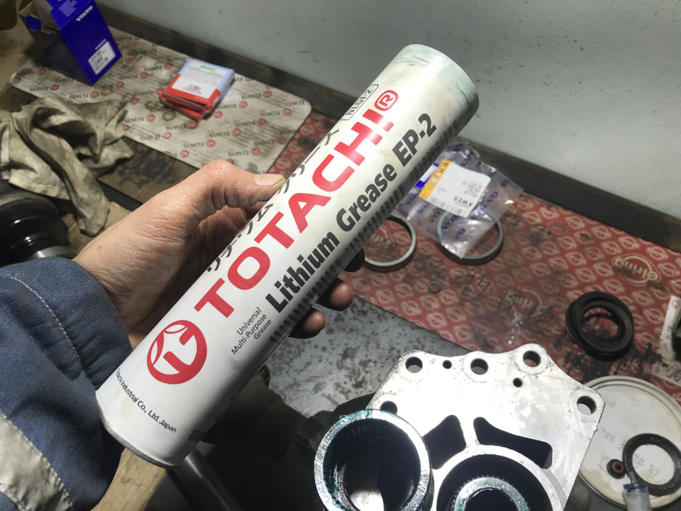 Переборка угловой передачи (раздатки) — Volvo XC90 (1G), 2,4 л, 2007 ...