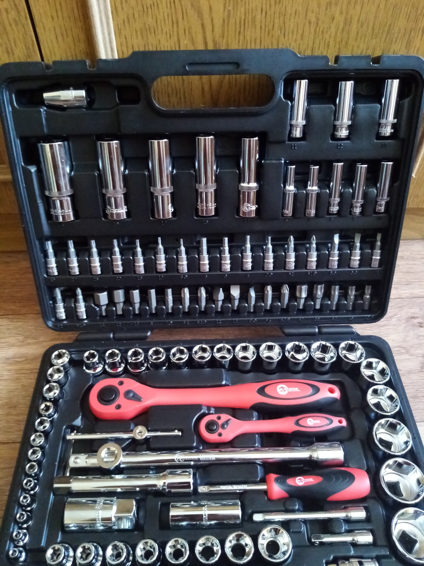 Набор инструментов Intertool 108 предметов (ET-6108) — Daewoo Nexia (2G), 1,5 л, 1995 года ...