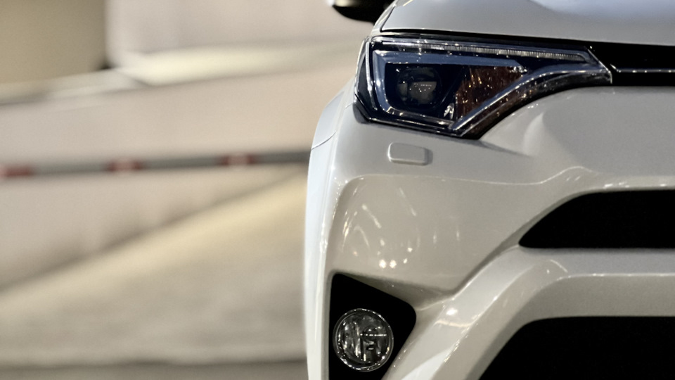 Магнитные рамки под номера — Toyota RAV4 (IV), 2,5 л, 2017 года ...
