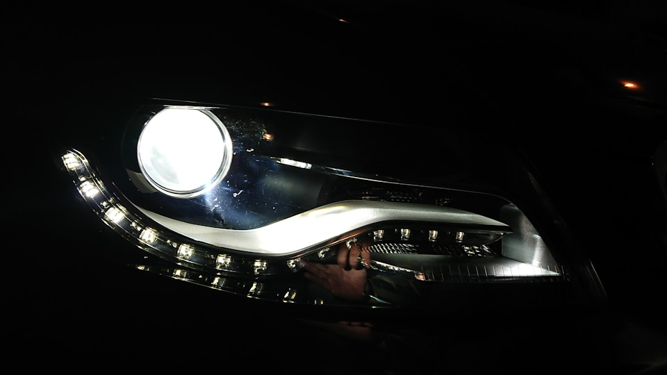 Замена стекол фар — Audi A4 (B8), 1,8 л, 2009 года | своими руками | DRIVE2