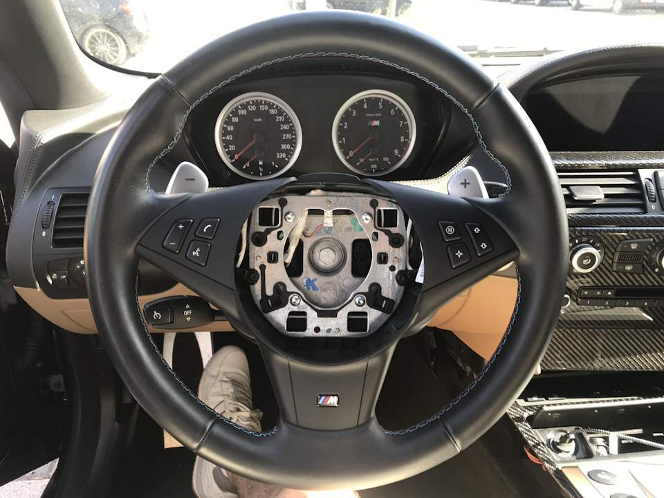 Дооснащение рулевого колеса с обогревом — BMW M6 (E63), 5 л, 2007 года ...