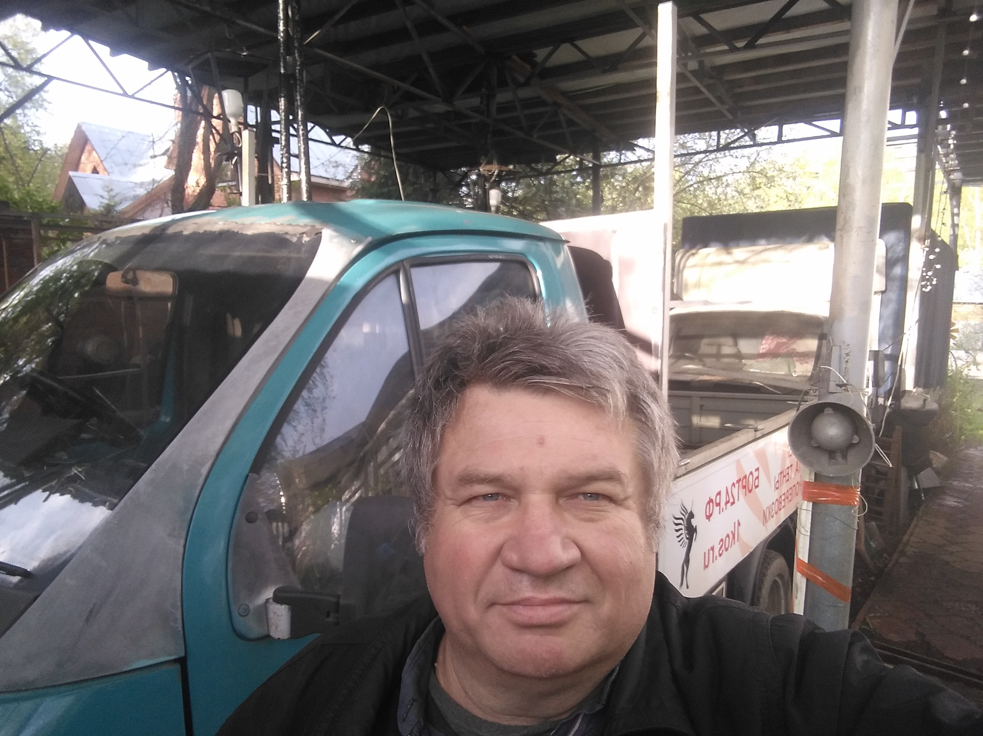 Теперь Газелька живёт под новым навесом.) — ГАЗ Газель, 2,5 л, 1995 ...