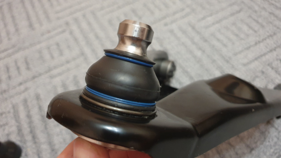 Рычаг подвески, наконечники рулевой тяги, ступичный подшипник ...