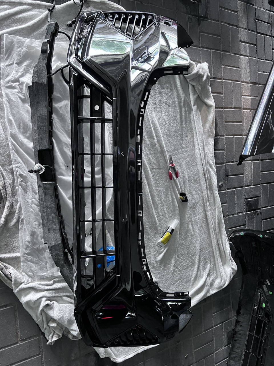 Перед R-design Ultimate black edition (переход в рестайлинговый бампер ...