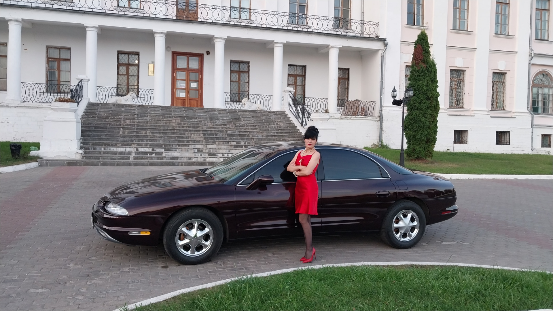 Фотосет "Магия красного" — Oldsmobile Aurora, 4 л, 1995 года | фотография | DRIVE2