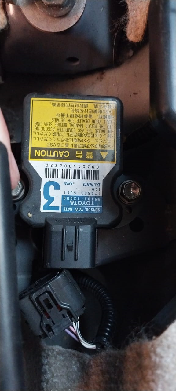 Датчик замедления, он же бокового ускорения (4wd) — Toyota Isis, 1,8 л ...