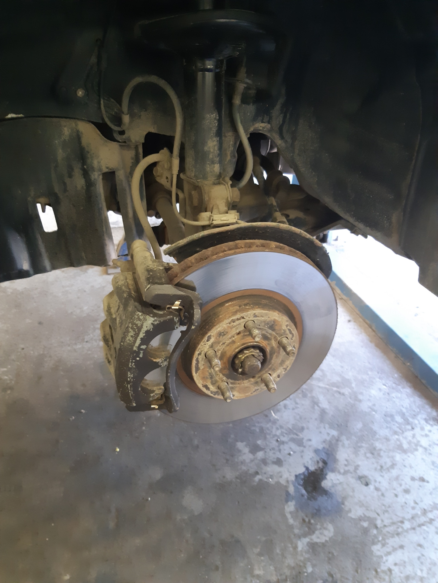 Замена передних тормозных дисков на перфорированые и т.д. — Toyota ...