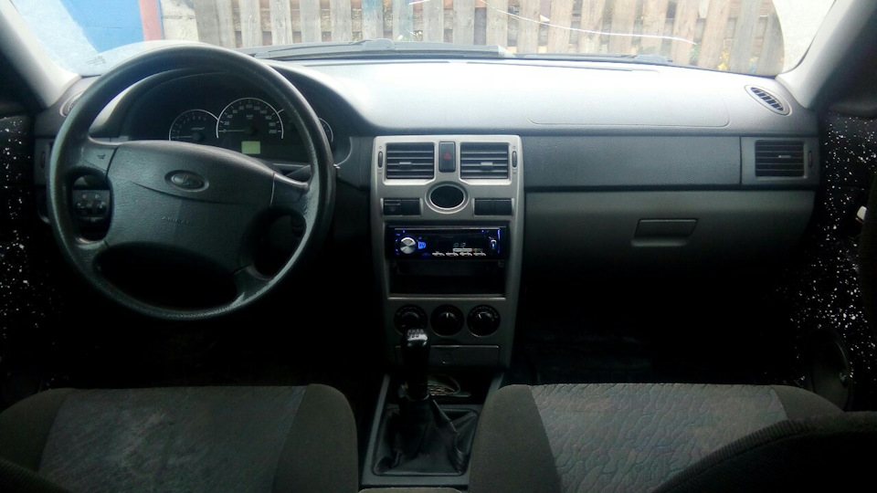 Центральная консоль приора — Lada Приора хэтчбек, 1,6 л, 2008 года ...