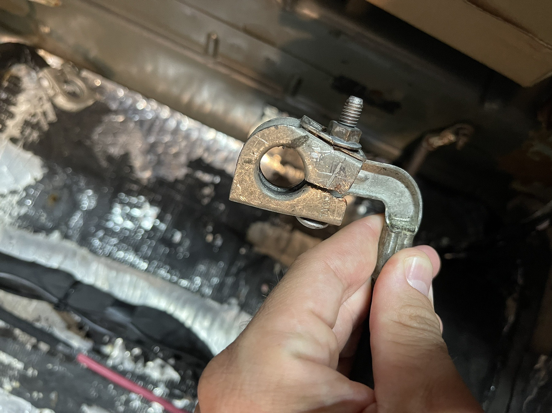 Audison Battery Terminals — Dodge Challenger, 6,4 л, 2011 года ...