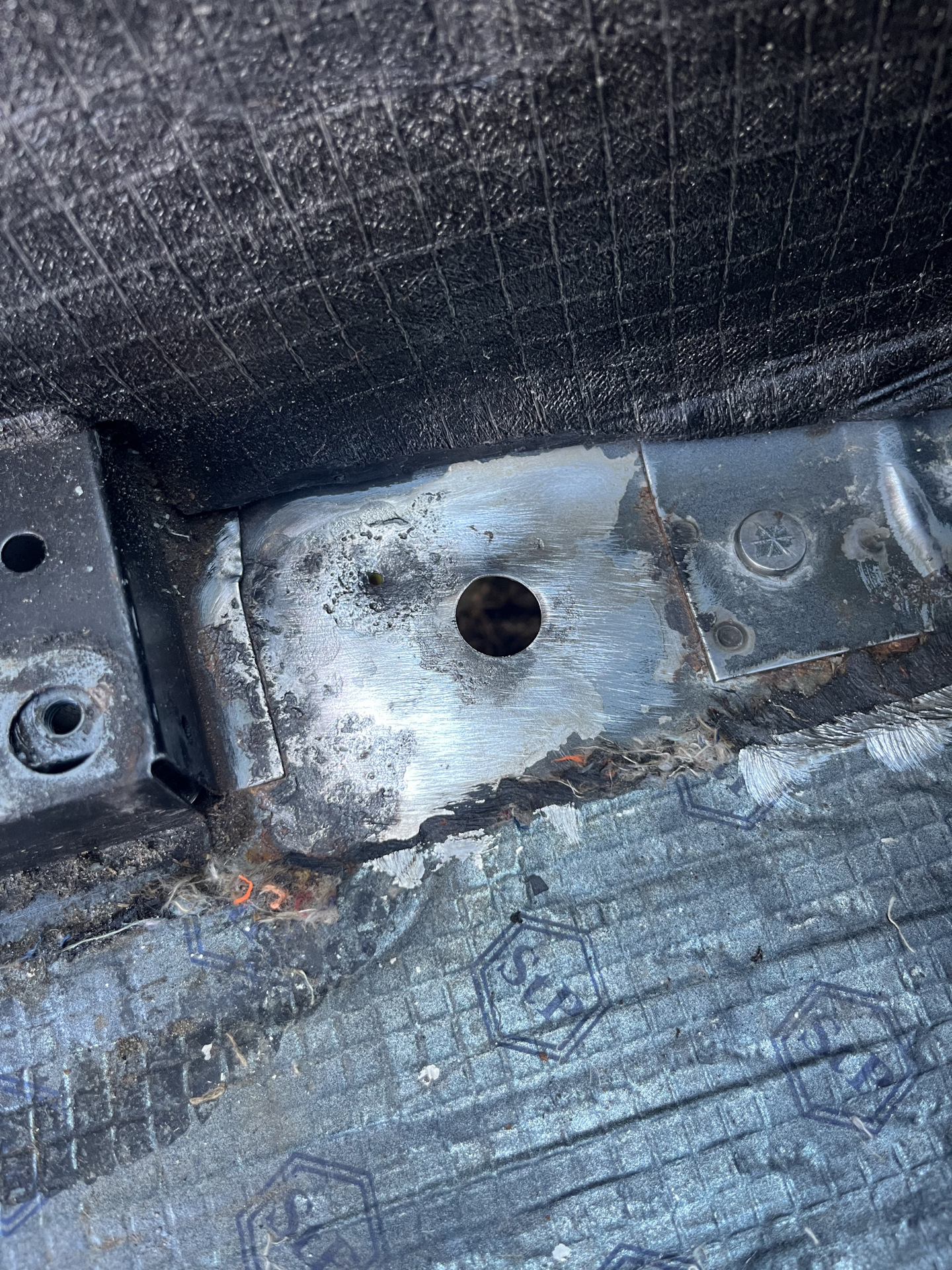 Ковролин Люкс+ — Lada 4x4 3D, 1,7 л, 2020 года | аксессуары | DRIVE2