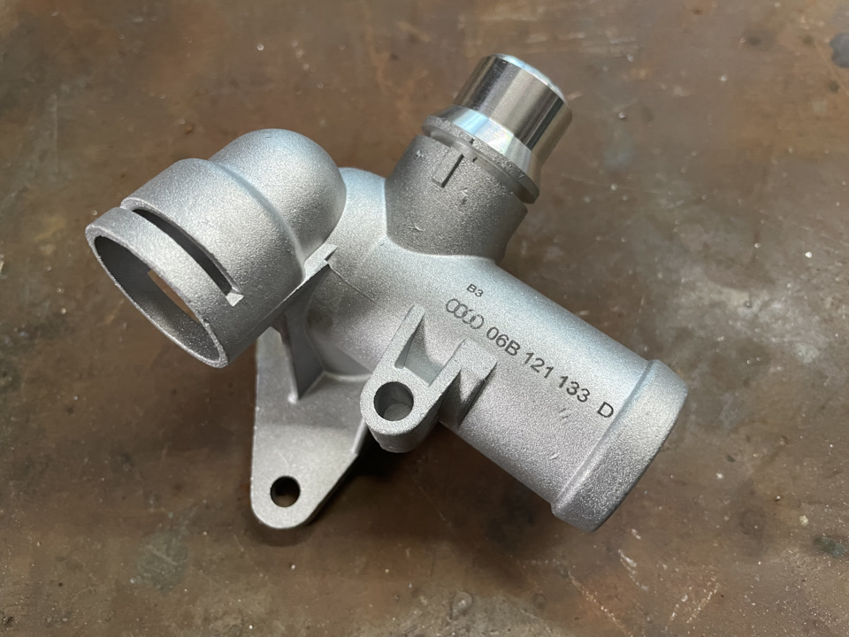 06B121133D Фланец системы охлаждения Audi A4 B6 1.8 T VAG | Запчасти на ...