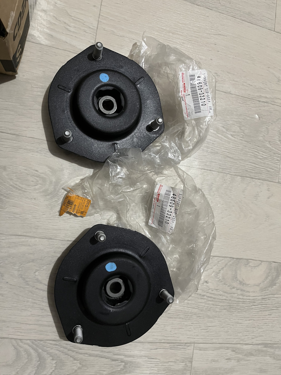 Опоры передние. Это орига или нет ? — Toyota Camry (XV40), 2,4 л, 2010 ...