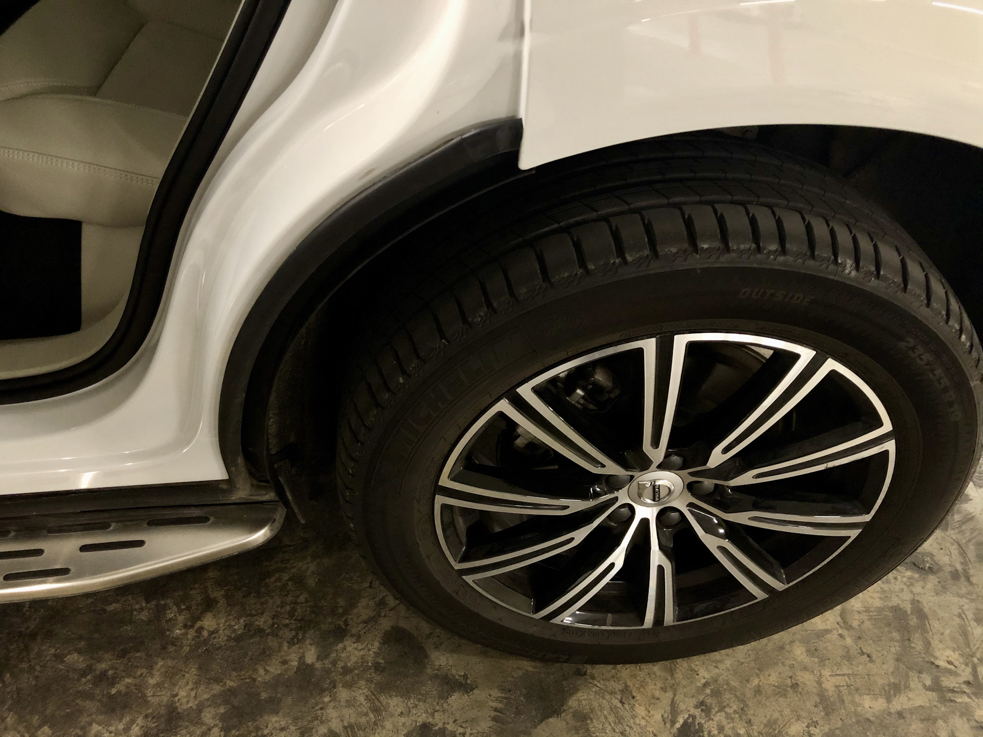 Защита задних арок — Volvo XC60 (2G), 2 л, 2020 года | аксессуары | DRIVE2