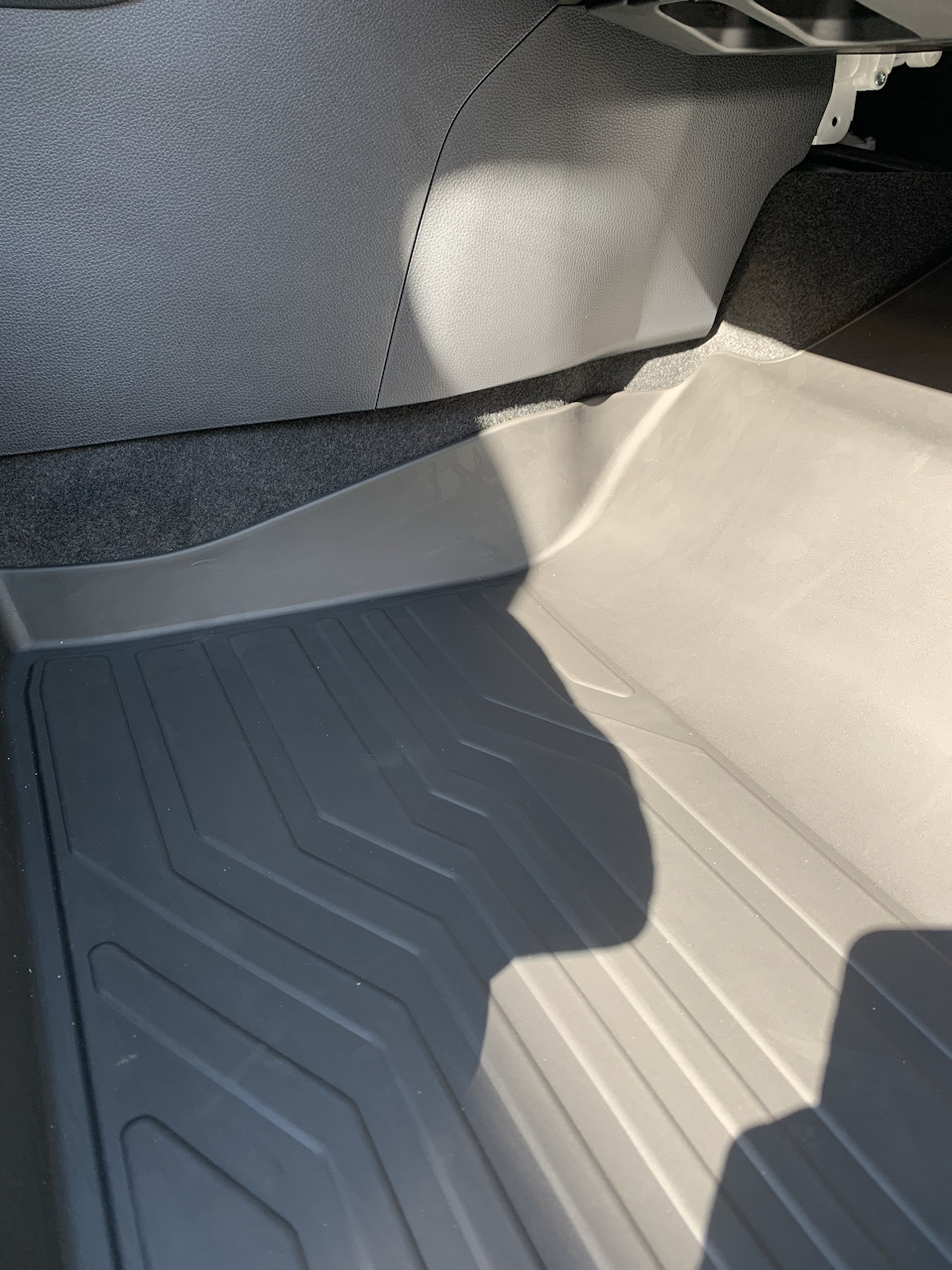 Коврики в салон с высокими бортами — Toyota RAV4 (5G), 2,5 л, 2019 года ...