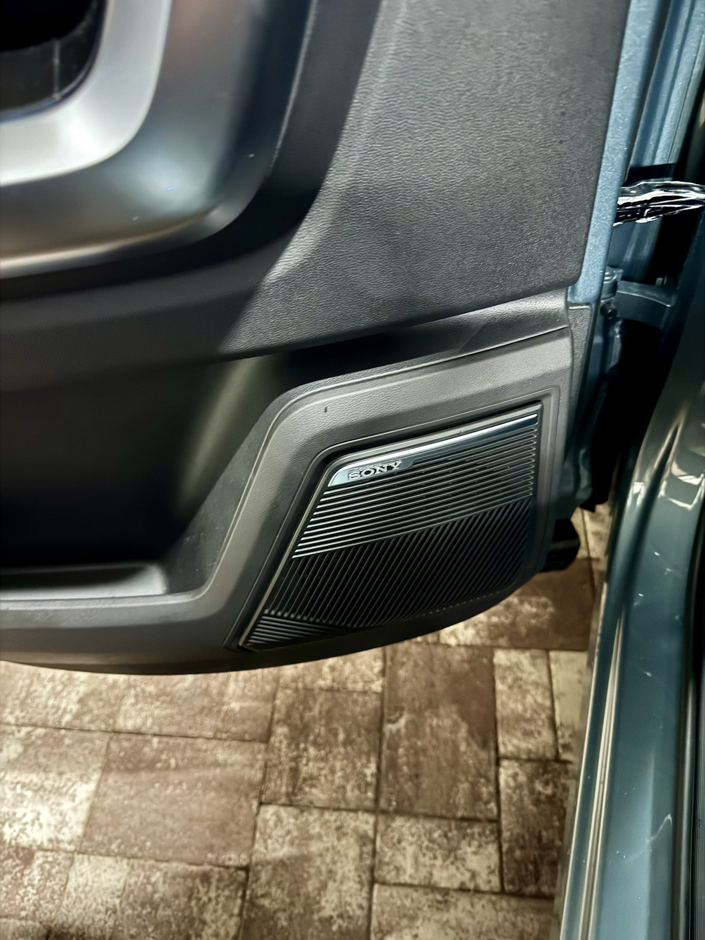 Шильдики Sony — Jaecoo J7, 1,6 л, 2024 года | аксессуары | DRIVE2