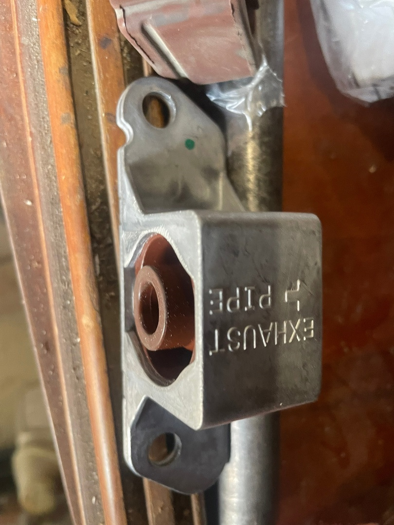 Замена шарнира глушителя. — BMW 2 series (F22), 3 л, 2015 года ...