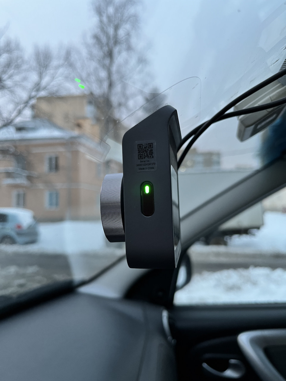 Новый регистратор, подключение, шторка в багажник, форсунки омывателя ...