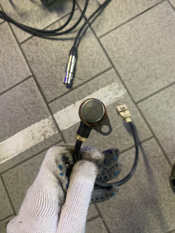 021906433A Датчик положения/частоты вращения вала двигателя 81148 VAG ...