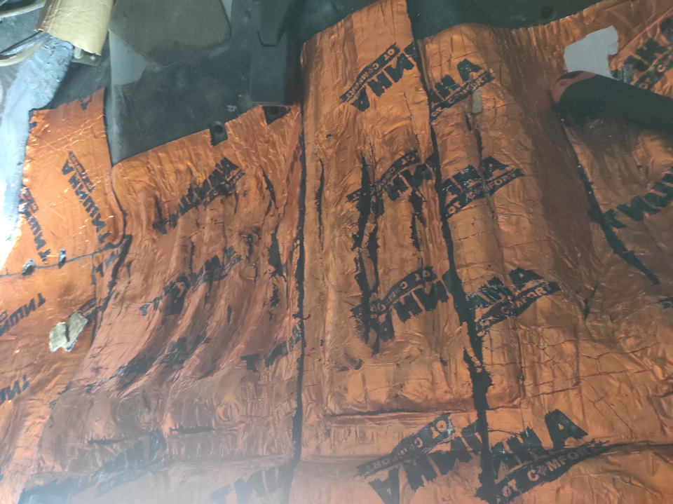 Шумоизоляция пола и крыши — Nissan Primera Wagon (P11), 2 л, 2000 года ...