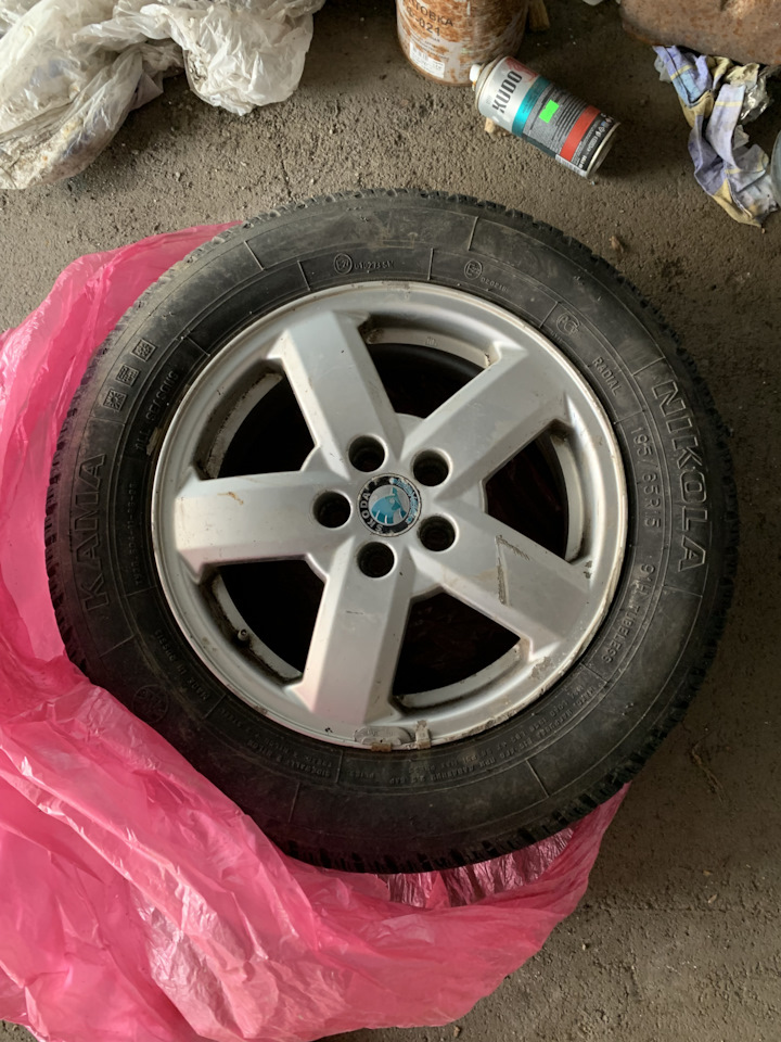 Шины зимние нешипованные Dunlop 195/65 R15, литые диски 15 на ...