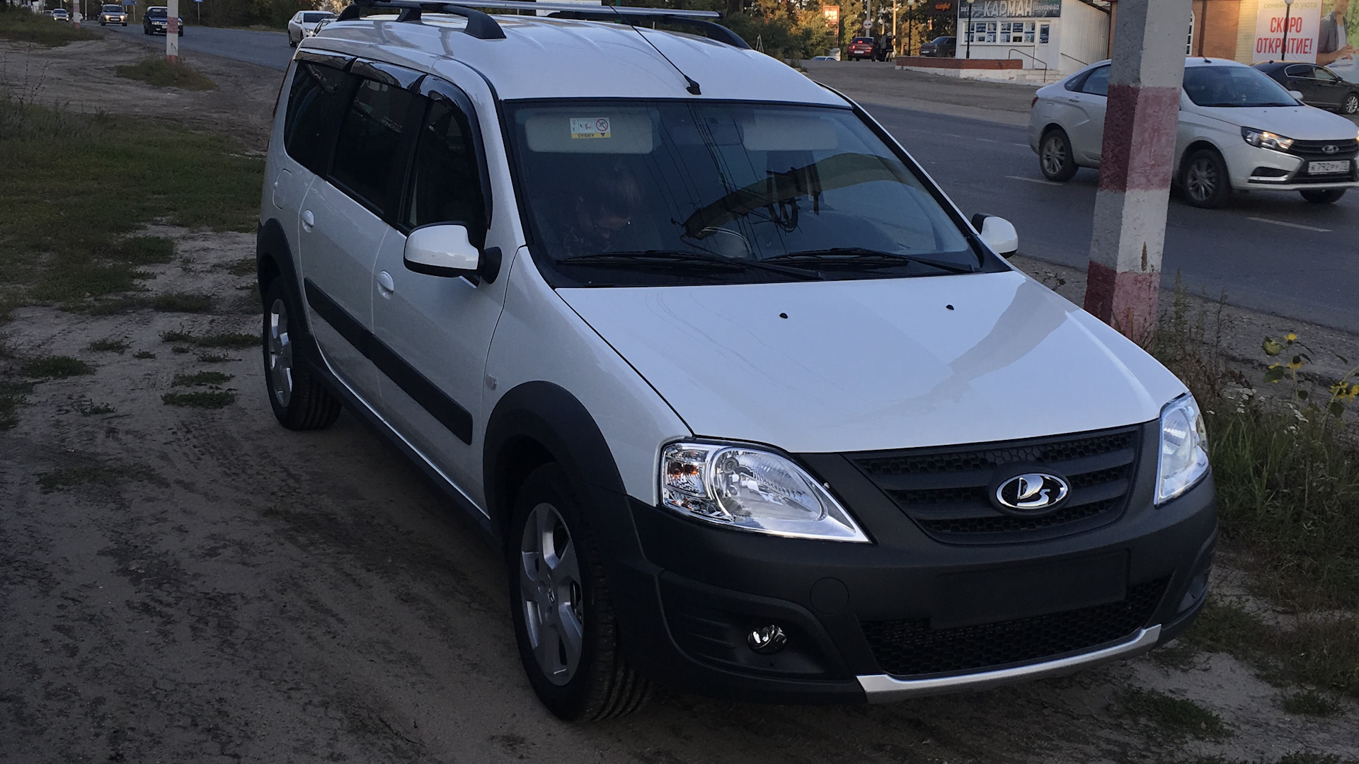 Lada Largus Cross 1.6 бензиновый 2019 | Белая Уточка на DRIVE2