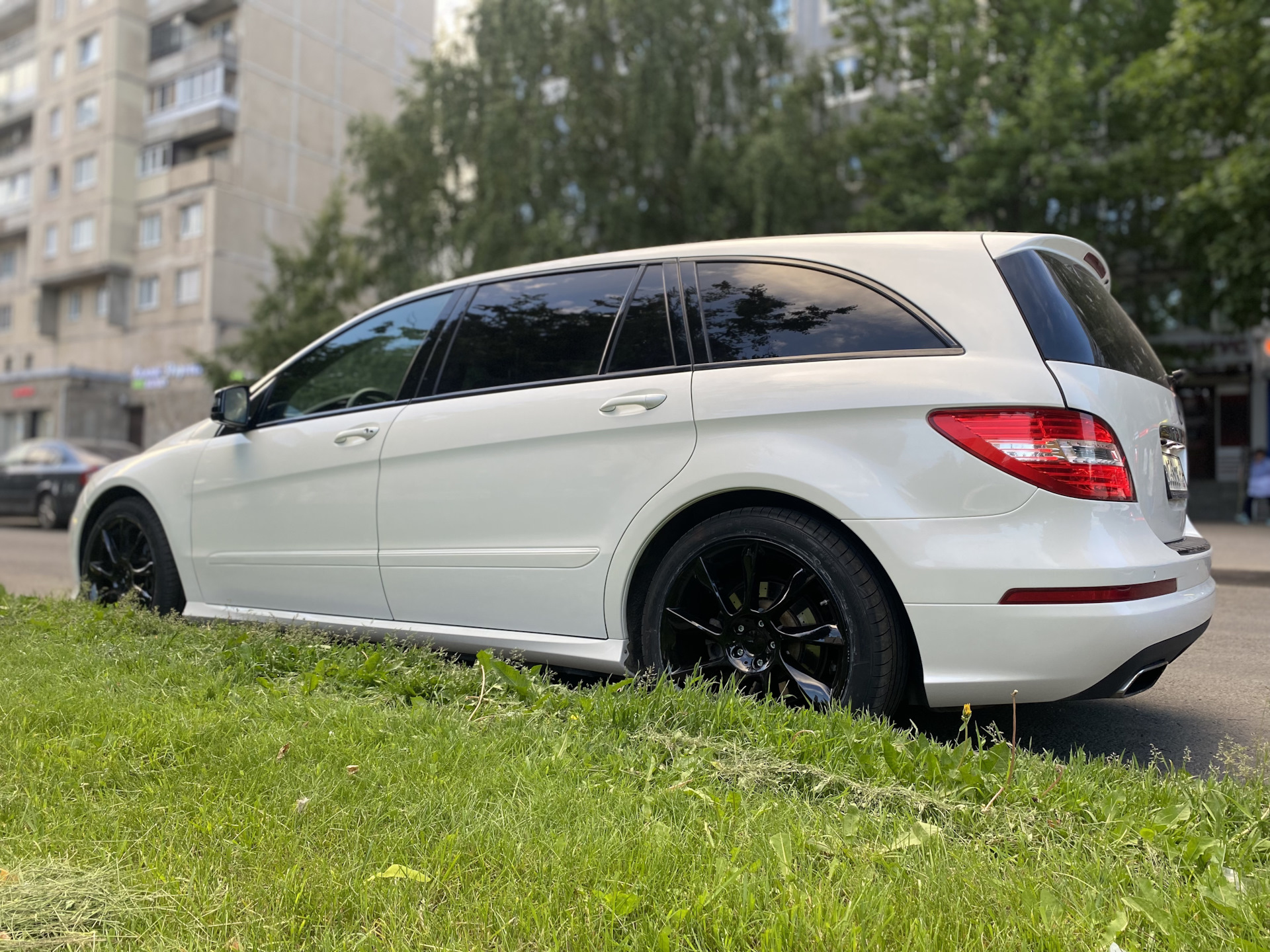 Первая часть подготовки кузова — — Mercedes-Benz R-Class (W251), 3 л ...