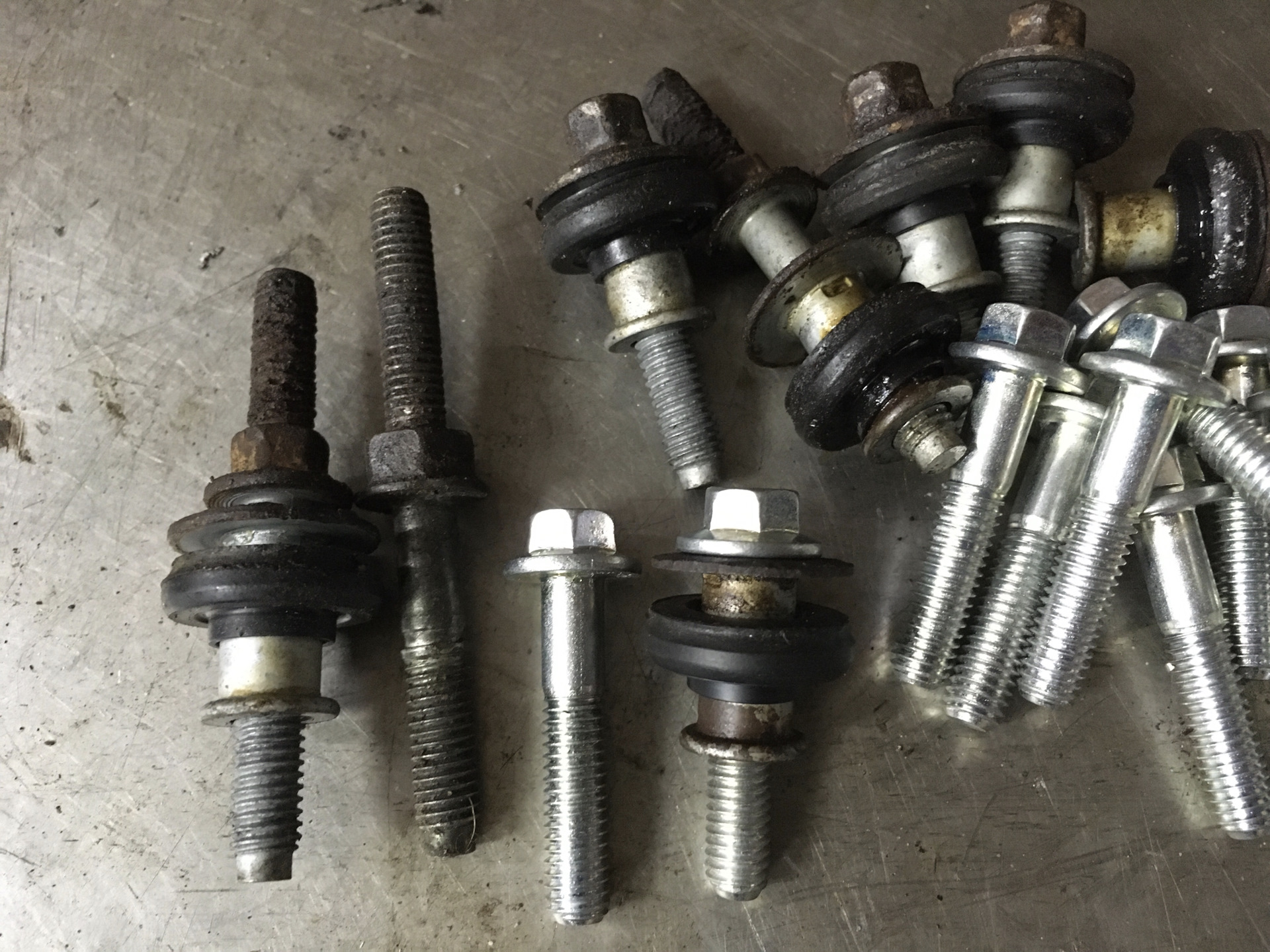 Уплотнители крышек гбц — Chrysler Town and Country V, 3,8 л, 2008 года ...