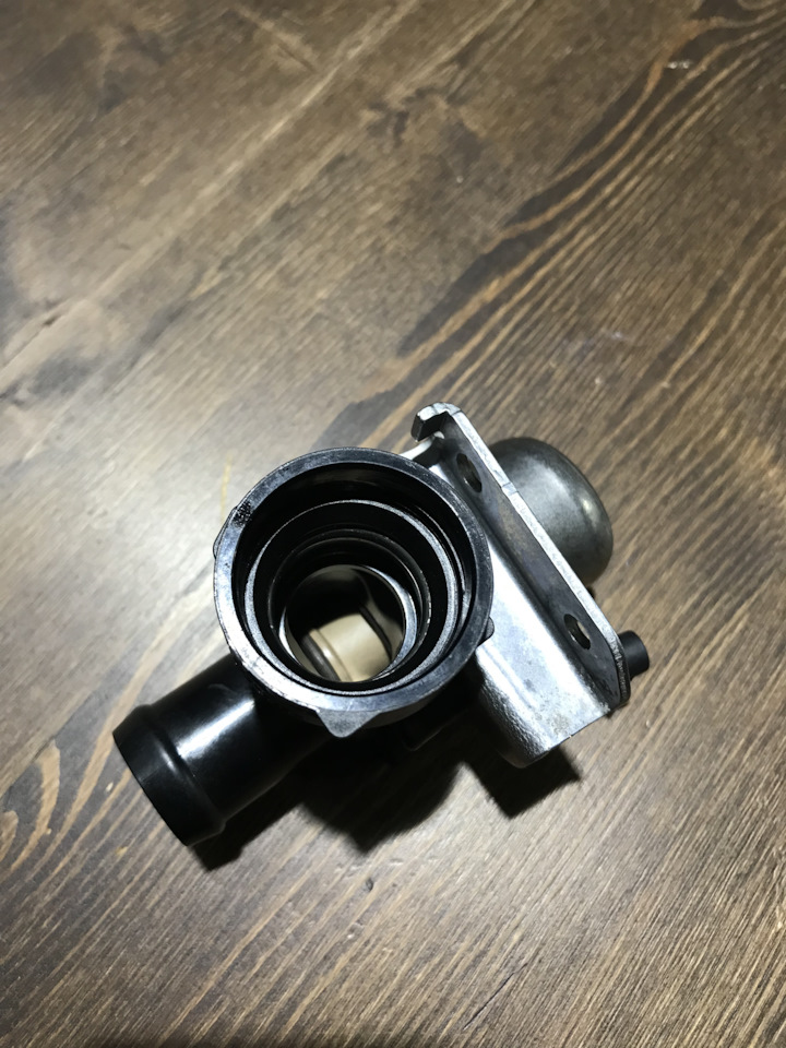 A2712030164 Клапан системы охлажнения. Mercedes | Запчасти на DRIVE2