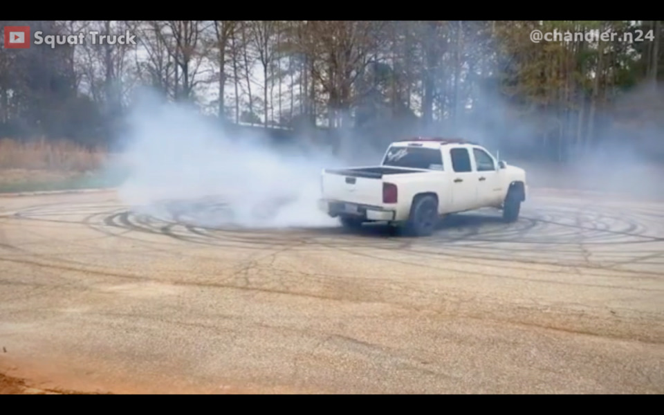 Legendary Squat Trucks Clapped on the Hood | Loud Exhaust — DRIVE2