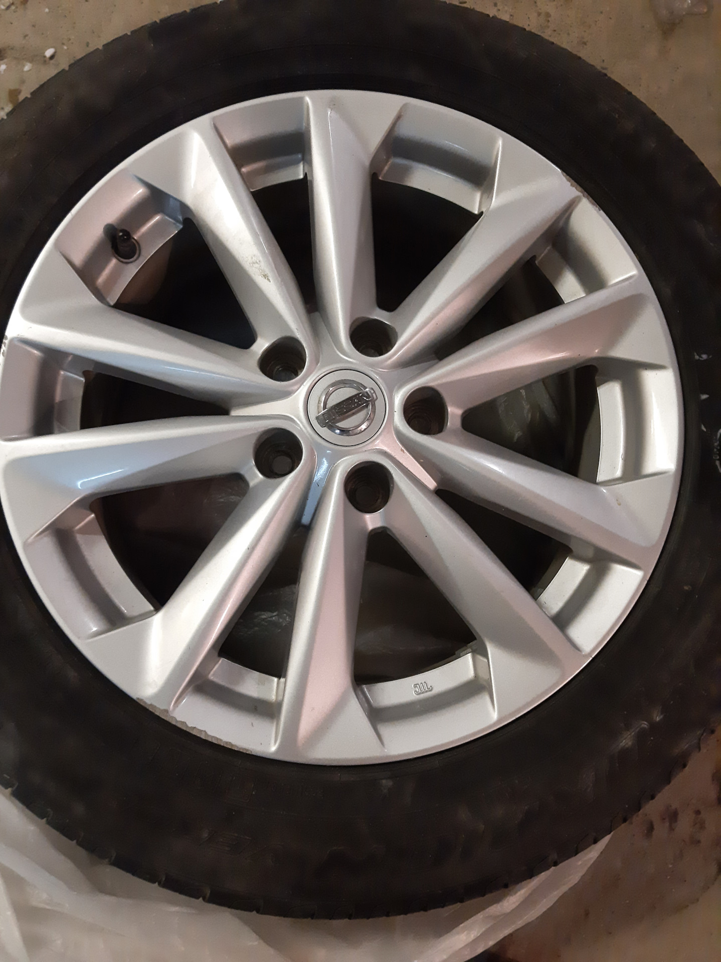 Колпачок литого диска — Nissan Qashqai (2G), 1,2 л, 2016 года ...