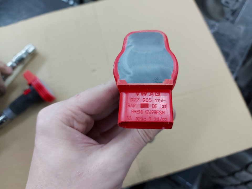 077905115T Катушка зажигания / AUDI A-4,6,8, Allroad (8 цилиндров) 01 ...