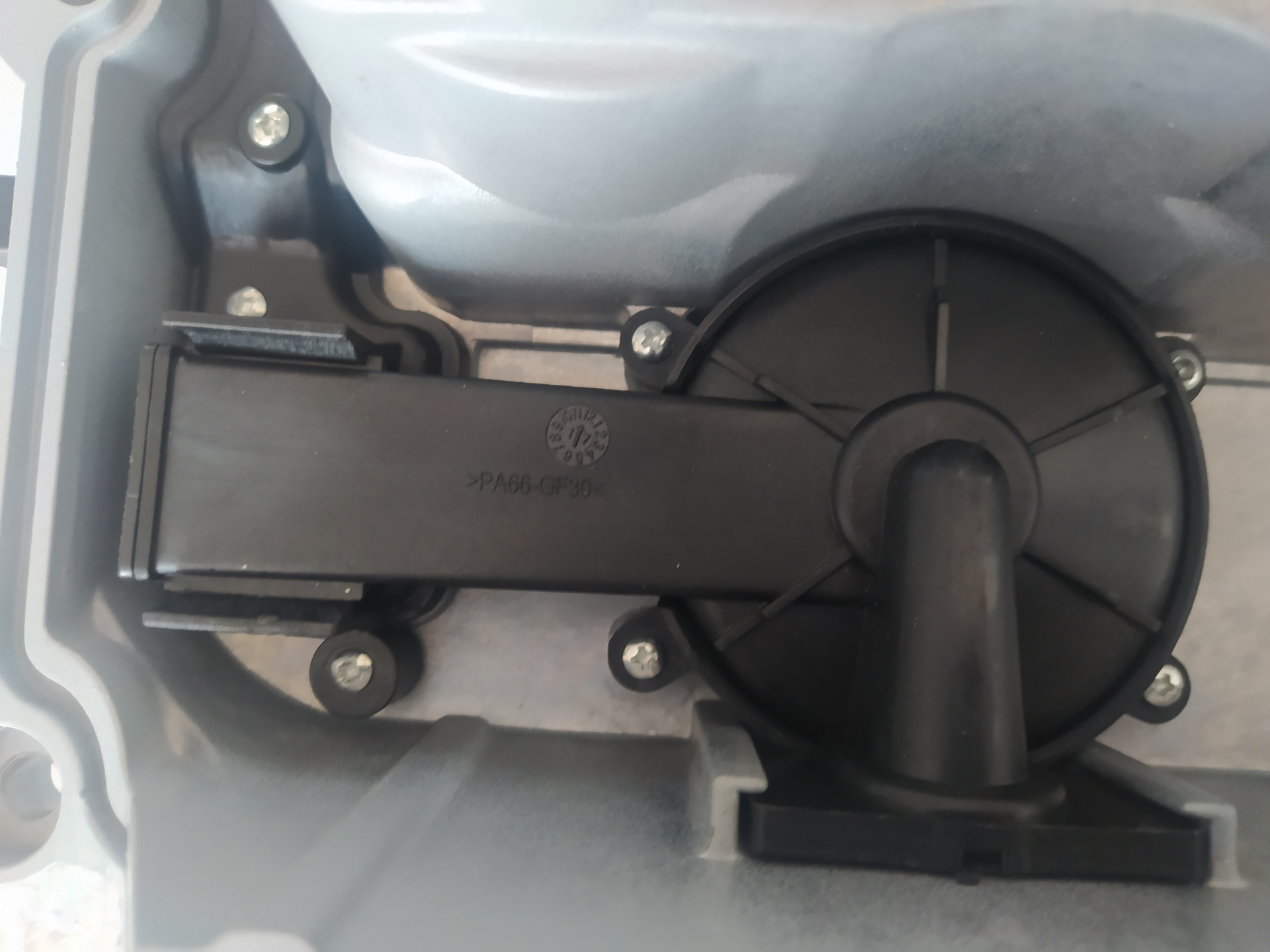 Крышка клапанов Uxclent — Opel Zafira B, 1,8 л, 2010 года | запчасти ...