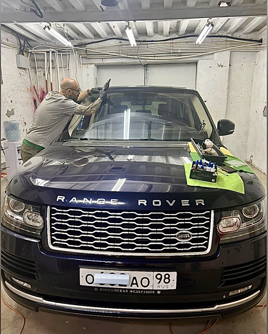 Сколы жизни — лечим стекло 🪬 — Land Rover Range Rover (4G), 3 л, 2015 года | визит на сервис ...