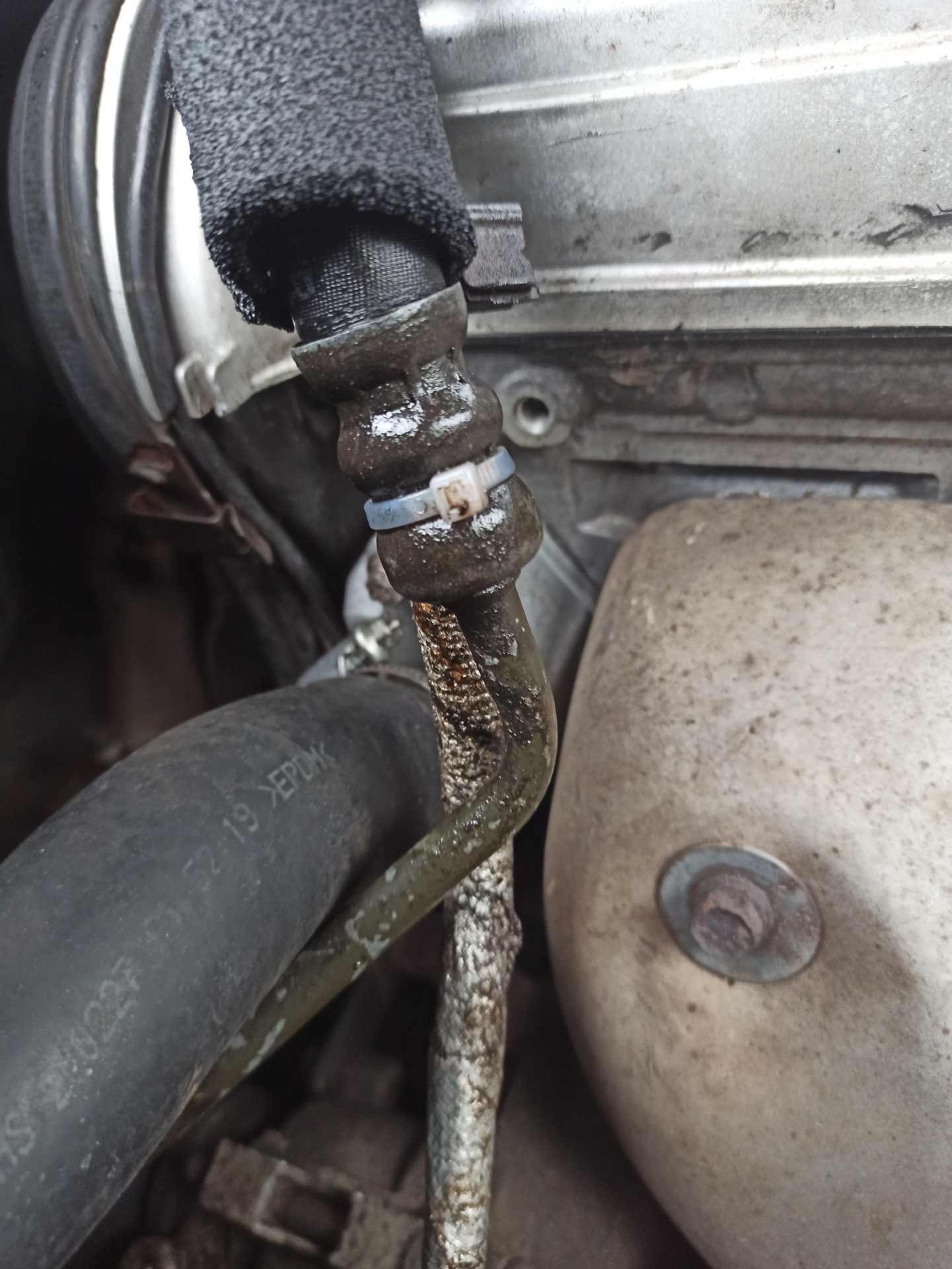 Замена трубок ГУР. — Chevrolet Captiva (1G), 2,4 л, 2008 года ...