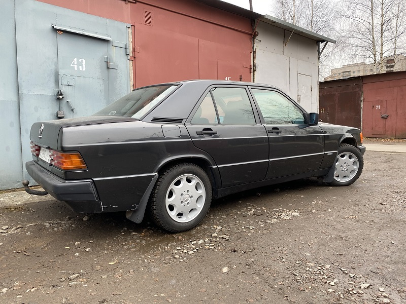 Переобулся с горем пополам — Mercedes-Benz 190 (W201), 3 л, 1993 года ...