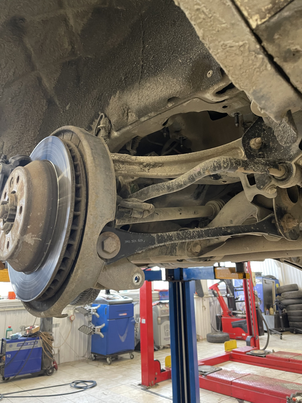 7P0501529 Поперечная рулевая тяга VAG | Запчасти на DRIVE2