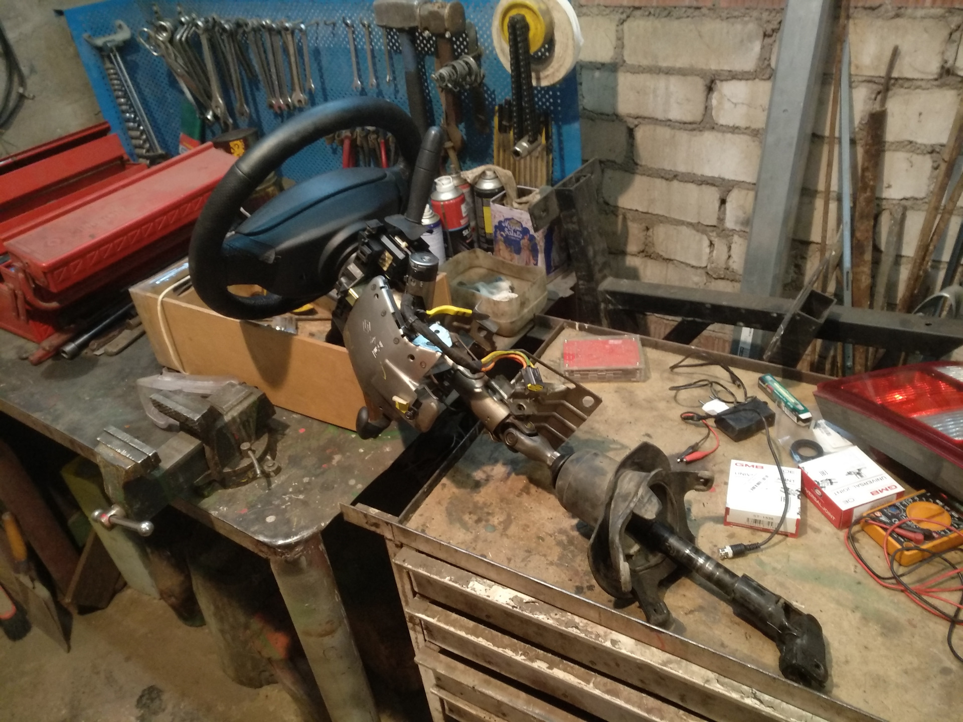 Наконец то пришла зима — Chevrolet Tahoe (GMT900), 5,3 л, 2012 года ...