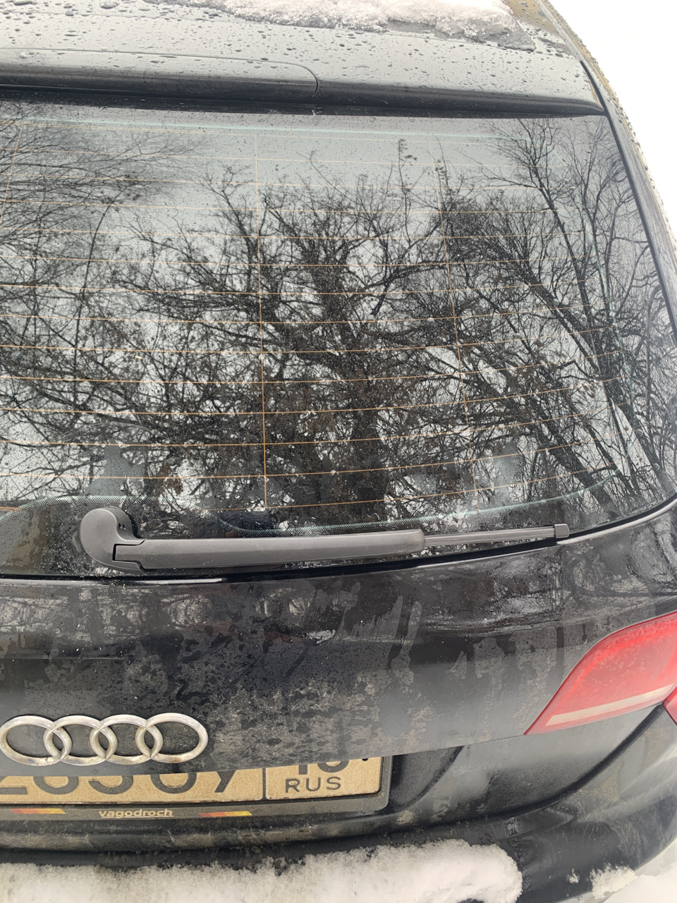 Задний дворник от q5 — Audi A3 Sportback (8PA), 1,4 л, 2009 года ...